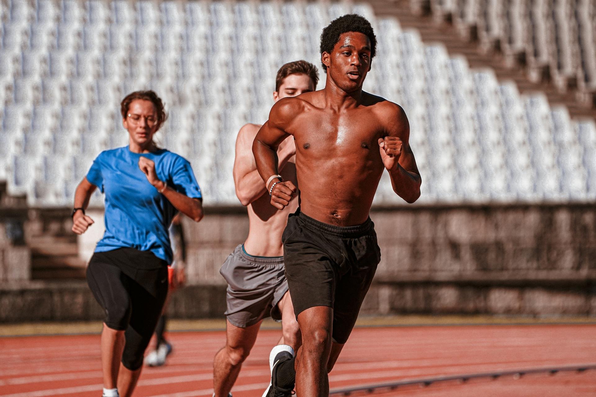 What are the benefits and risks of using altitude training for football ...