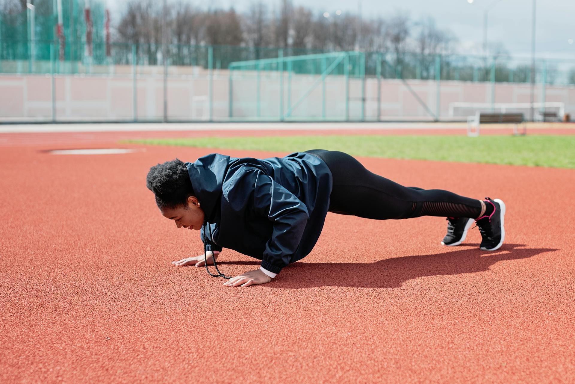 How do weather conditions affect outdoor sports events in the UK and ...